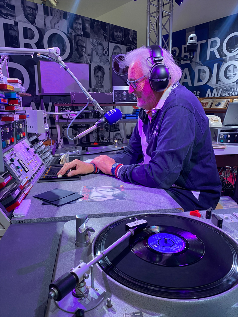 Terug in de tijd met Ad Bouman en iconische radiosterren tijdens Retro ...
